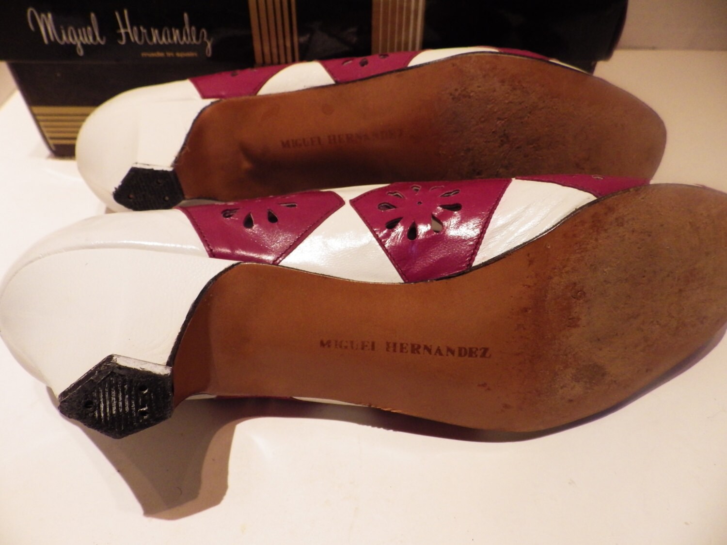 1980s Vintage Miguel Hernandez Leather Heels Pumps Purple White 9N Low ...
