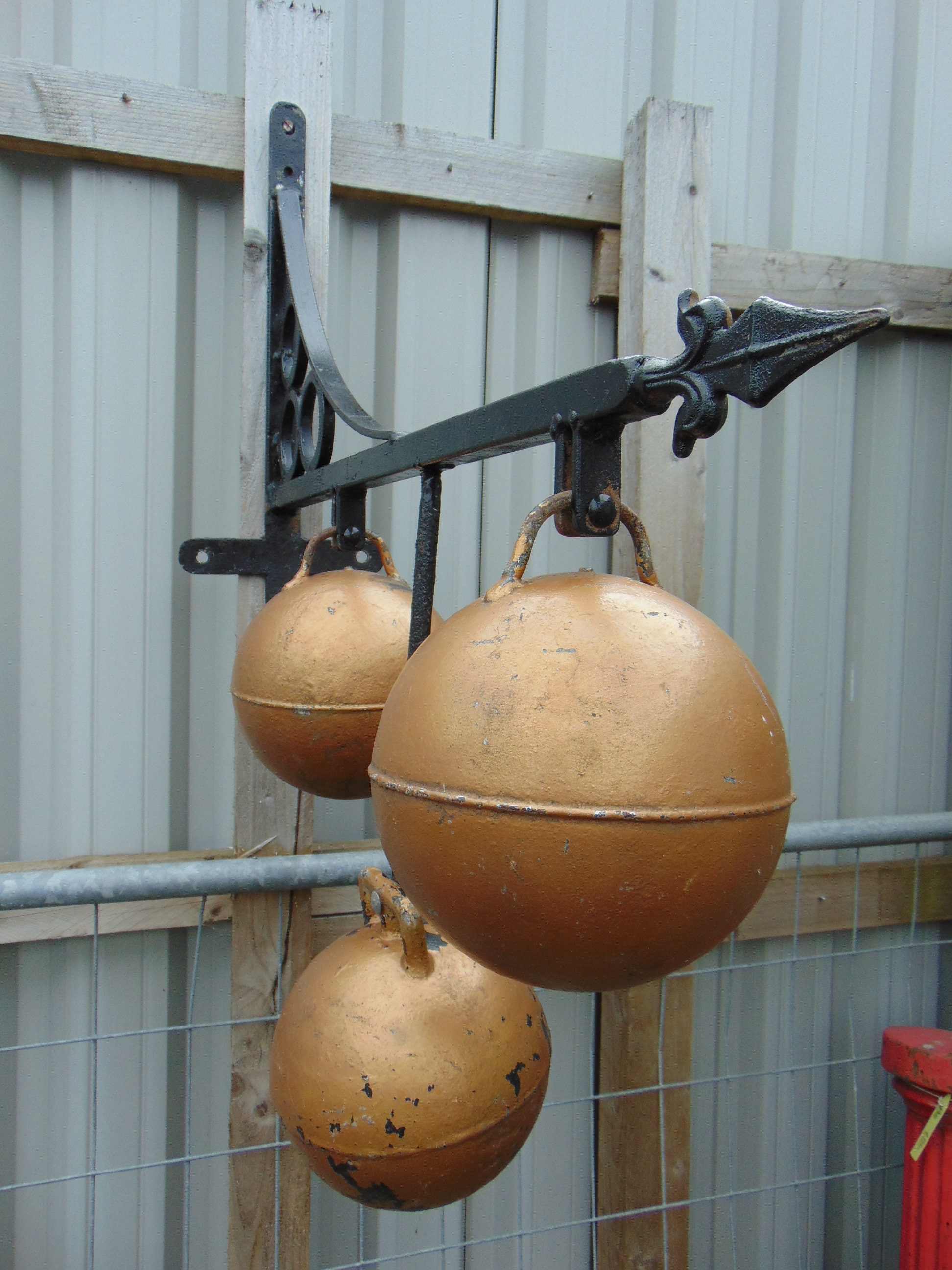 Pawn Shop Logo Three Balls