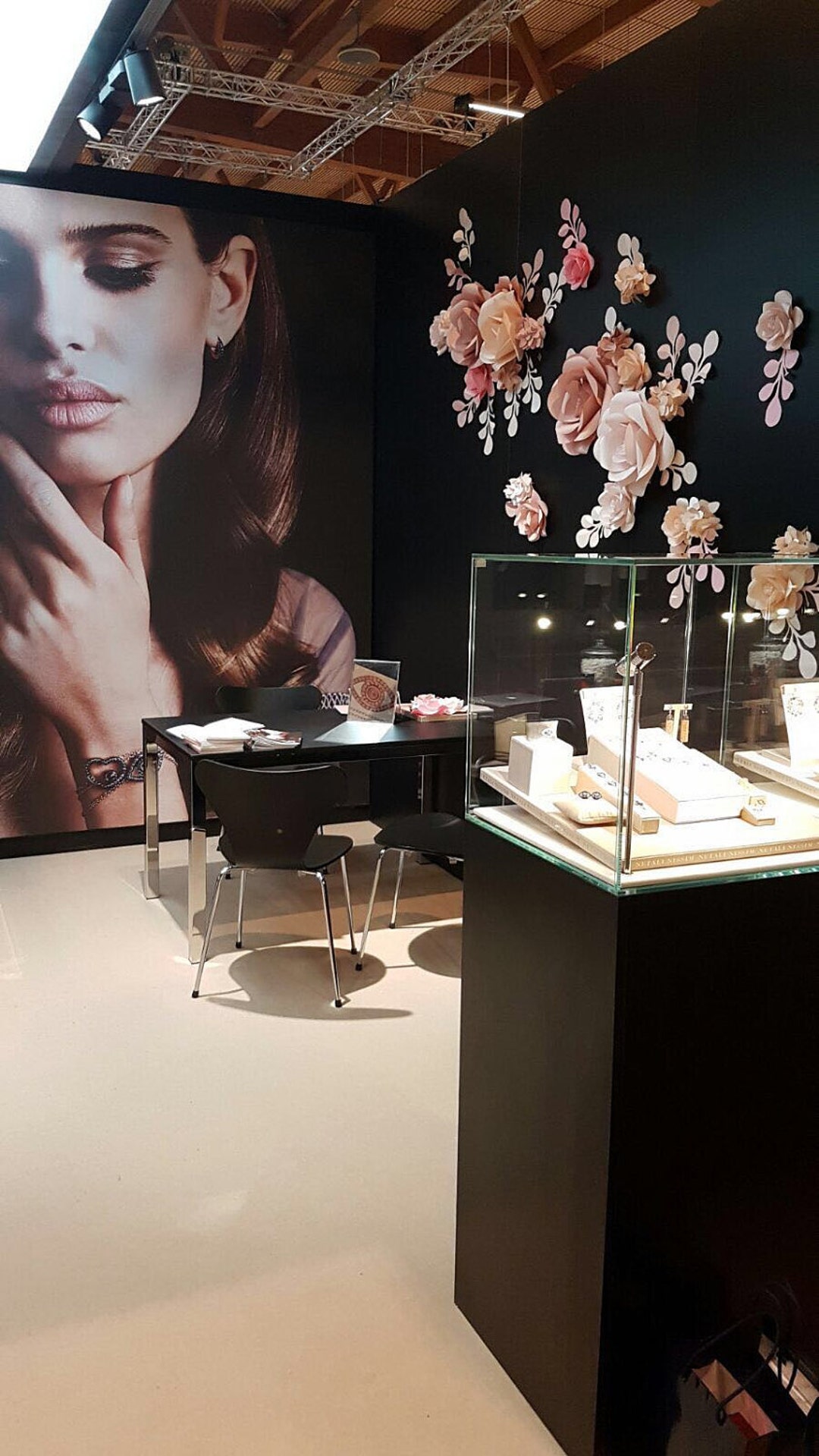 Window Display Paper Flower Wall - Exhibition Paper Flower Wall - Paper ...