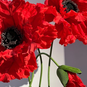 Scarlet Red Giant Poppy Flowers - Giant Paper Flowers on Metal Stand ...