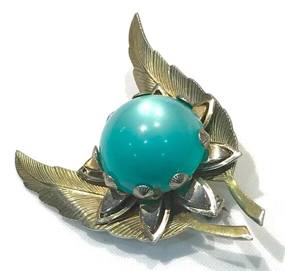 Nice and Unusual Vintage Shade of Turquoise Resin Moo… - Gem