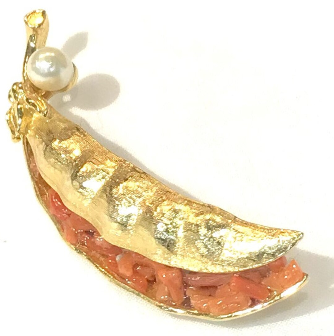 Pretty Vintage Capri Genuine Coral Branch and Cultured Pearl Cabochon ...