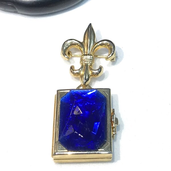 Vintage Coro Locket - Etsy