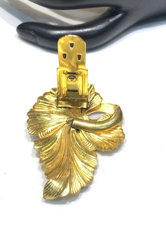 Large Bright Textured Gold Tone Leaf Dress Clip - Gem