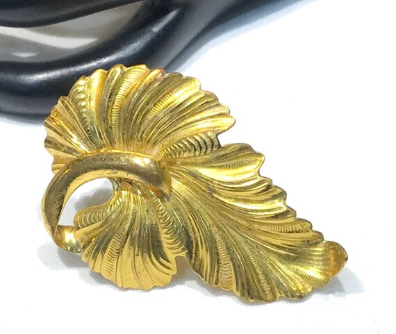Large Bright Textured Gold Tone Leaf Dress Clip - Gem