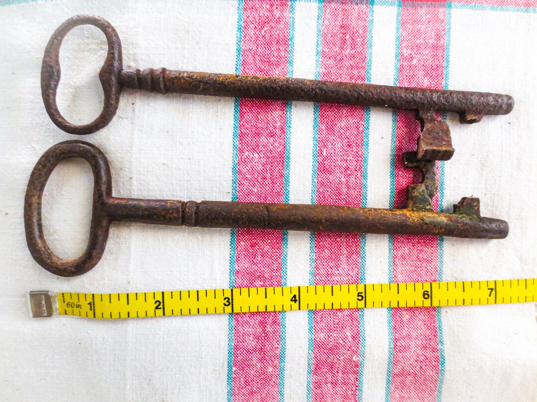 7" Long Chateau Skeleton Keys, 1800s, Set of 2 French Antique Keys ...