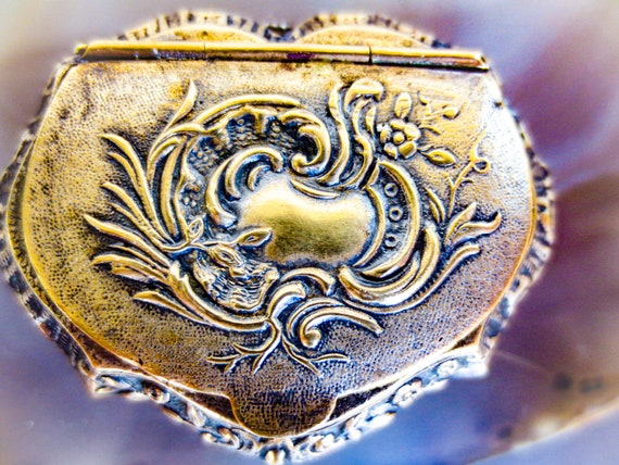 French Antique Tiny Compact, Rocaille, Rococo Design,… - Gem