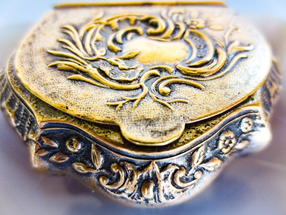 French Antique Tiny Compact, Rocaille, Rococo Design,… - Gem