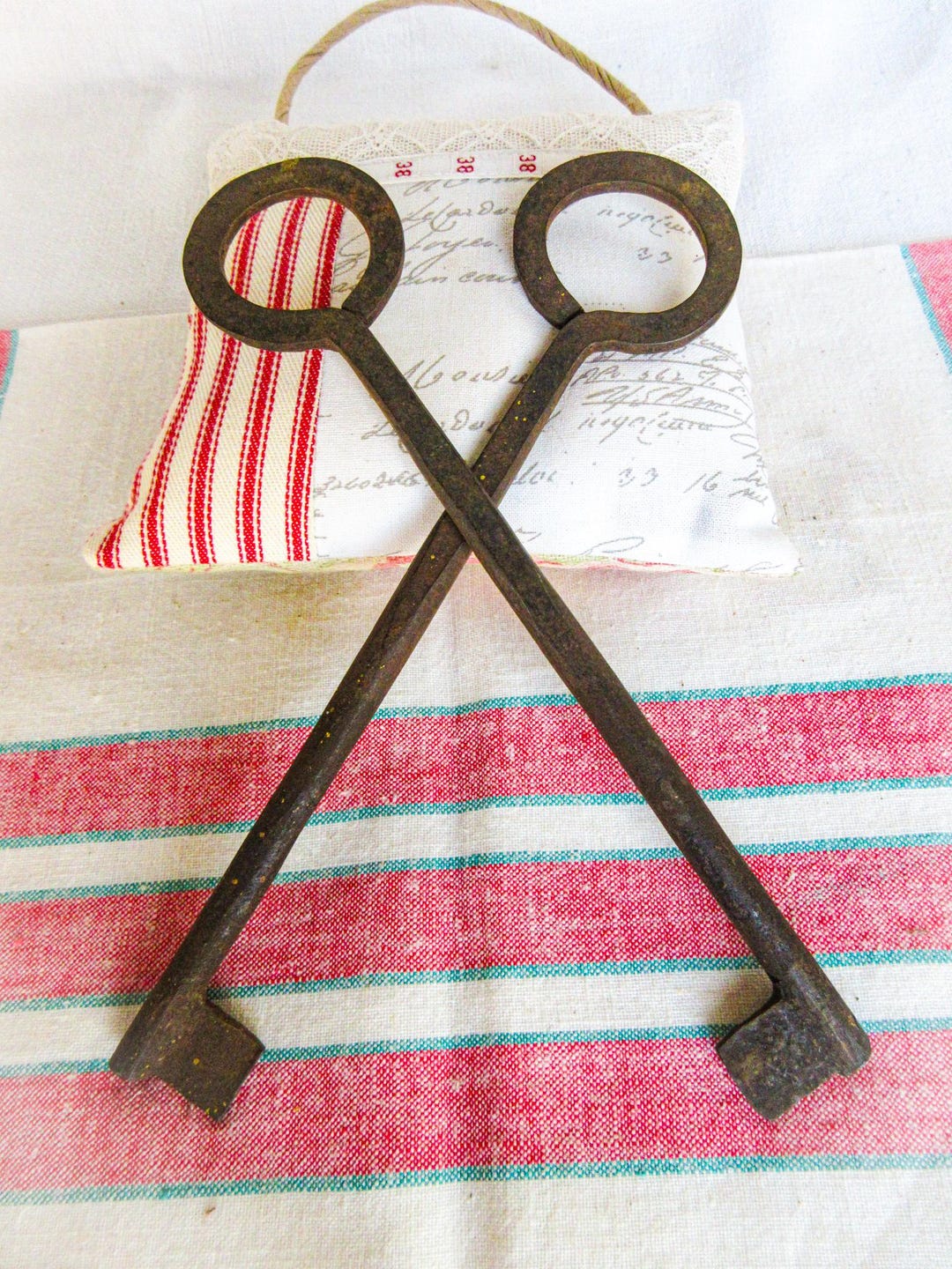 Antique French Skeleton Keys: 1800s Chateau Dungeon Keys, Set of 2 - Etsy