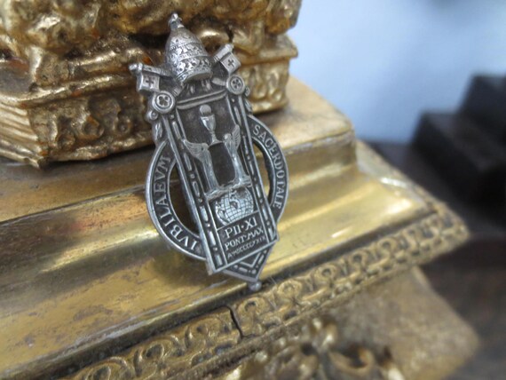 Antique French Pope Pius Jubilaeum Sacerdotal Brooch-… - Gem