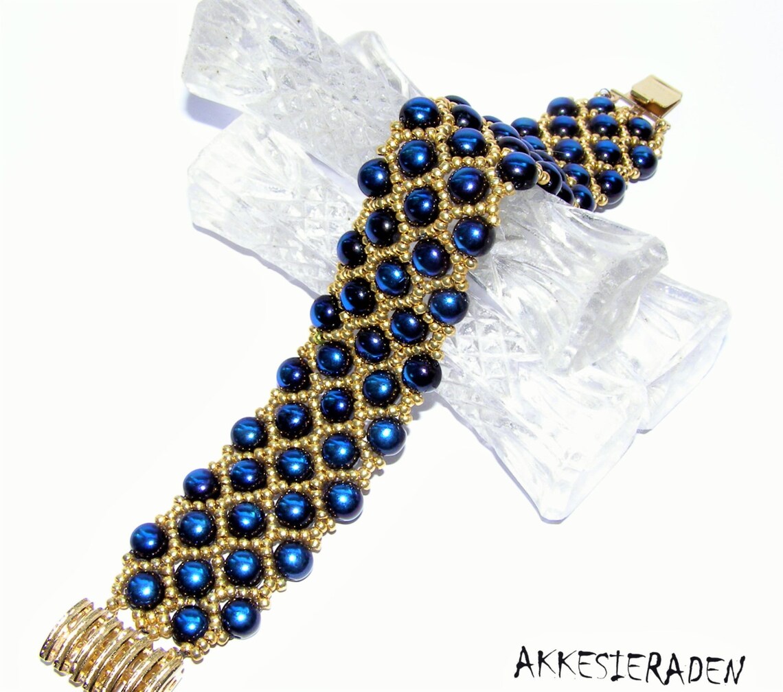 English Pattern for the Captured Cabochon Bracelet - Etsy
