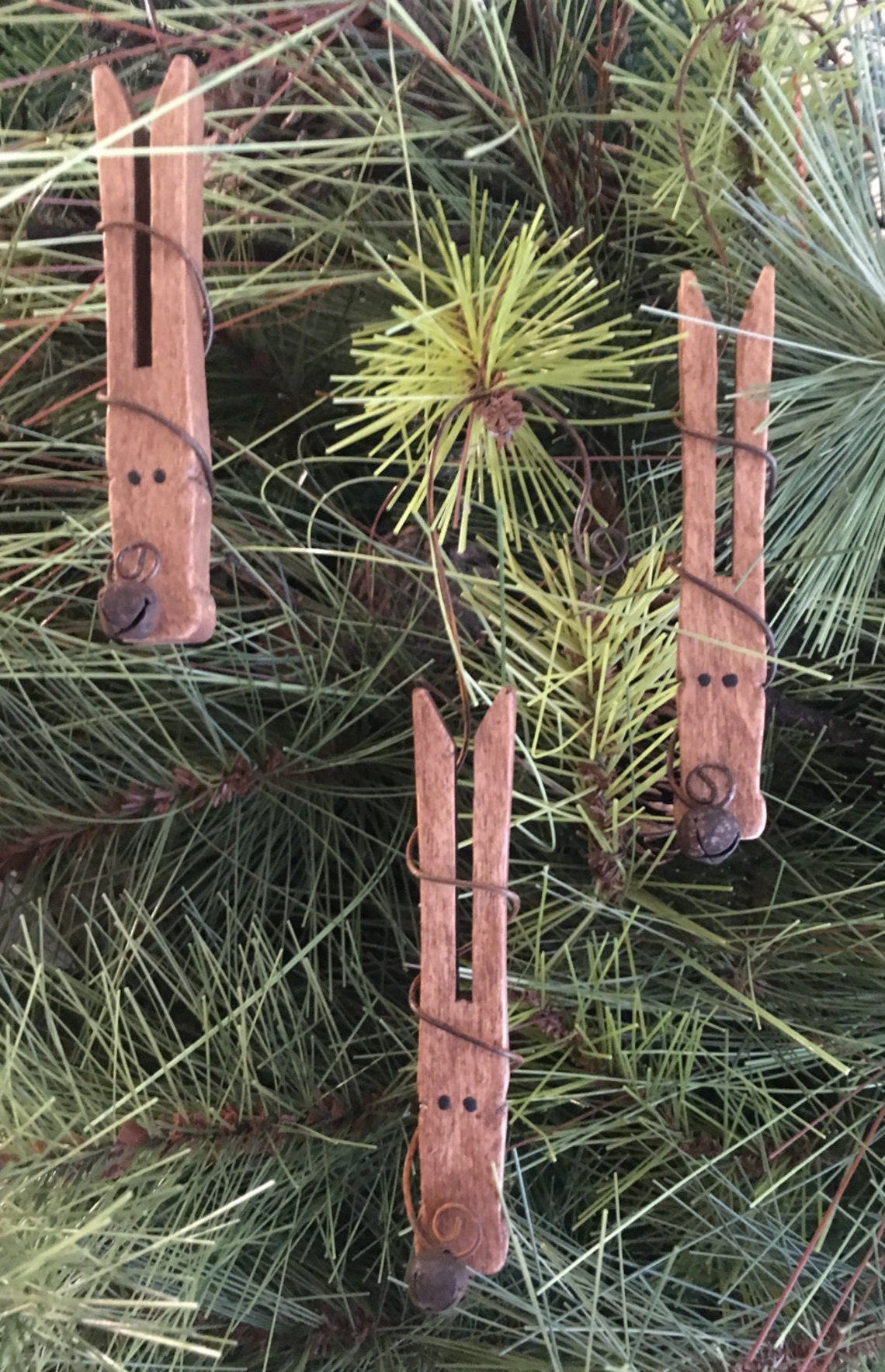 Primitive Christmas Rudolph Reindeer Rusty Wire Wood Stained Clothespin ...