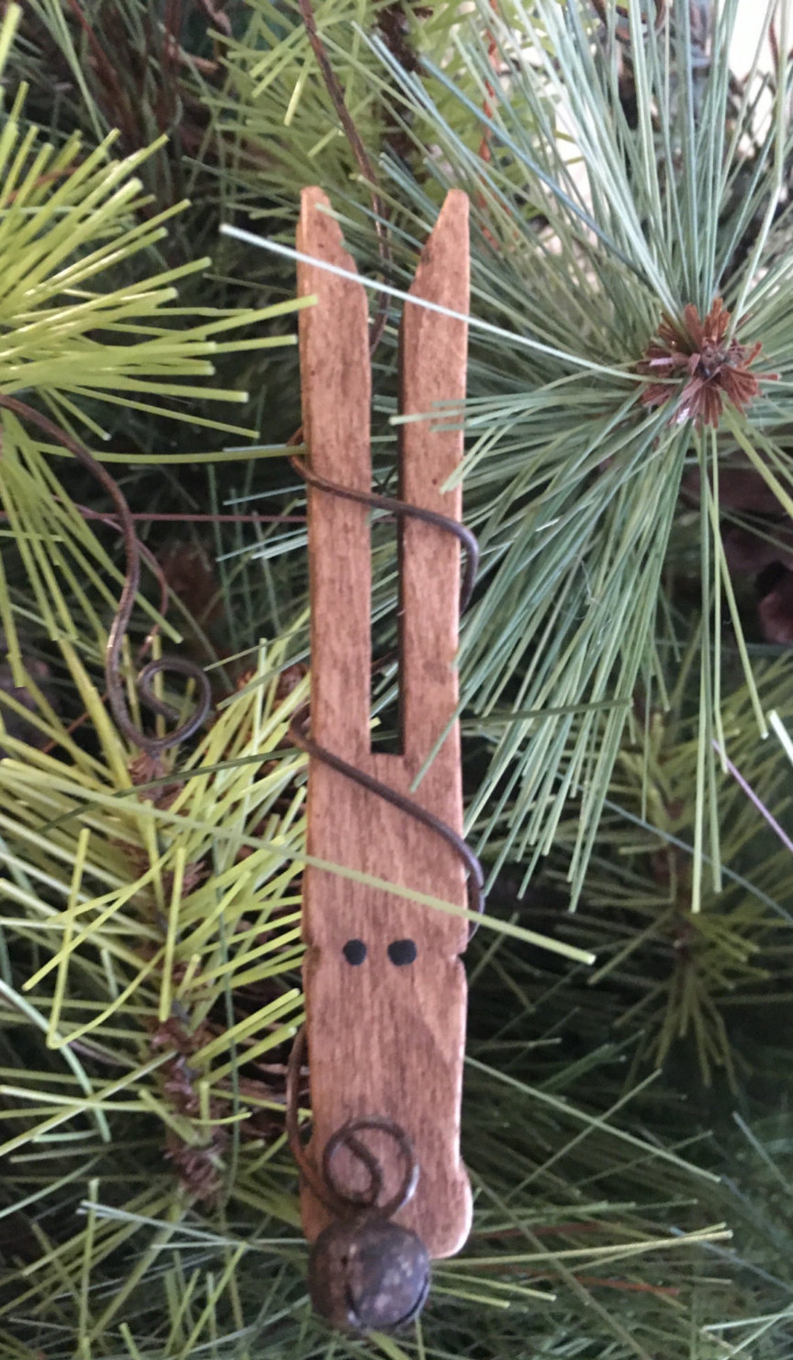 Primitive Christmas Rudolph Reindeer Rusty Wire Wood Stained Clothespin ...