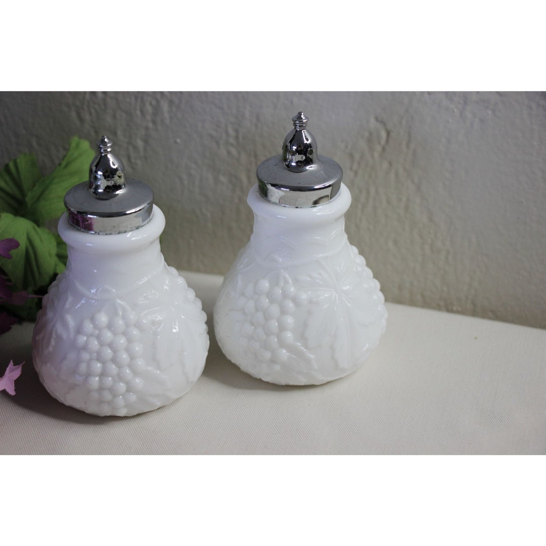 Vintage Imperial Glass Milk Glass Salt Pepper Shaker Set Harvest Grapes ...