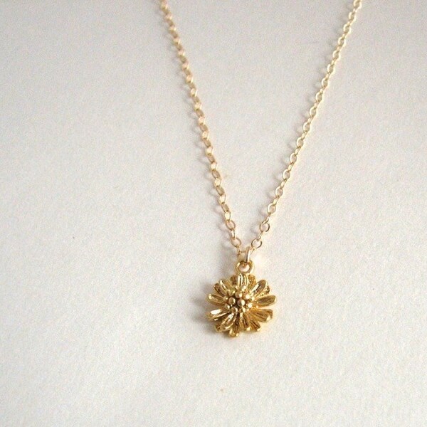 Gold Flower Necklace - Etsy