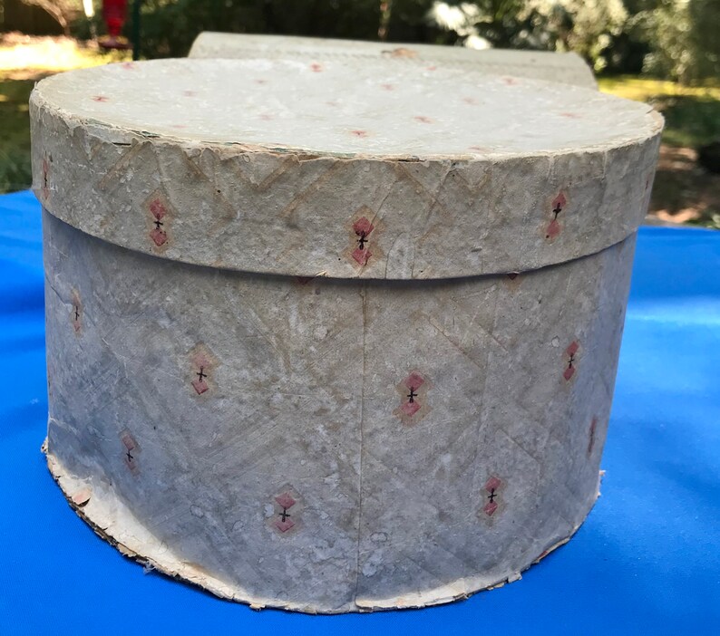 Antique Wallpaper Band Box Round Bandbox - Etsy