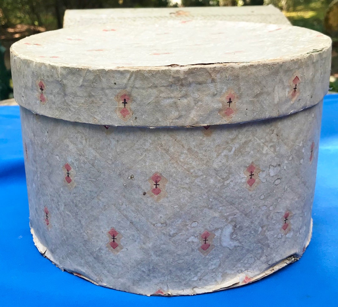 Antique Wallpaper Band Box Round Bandbox in White - Etsy