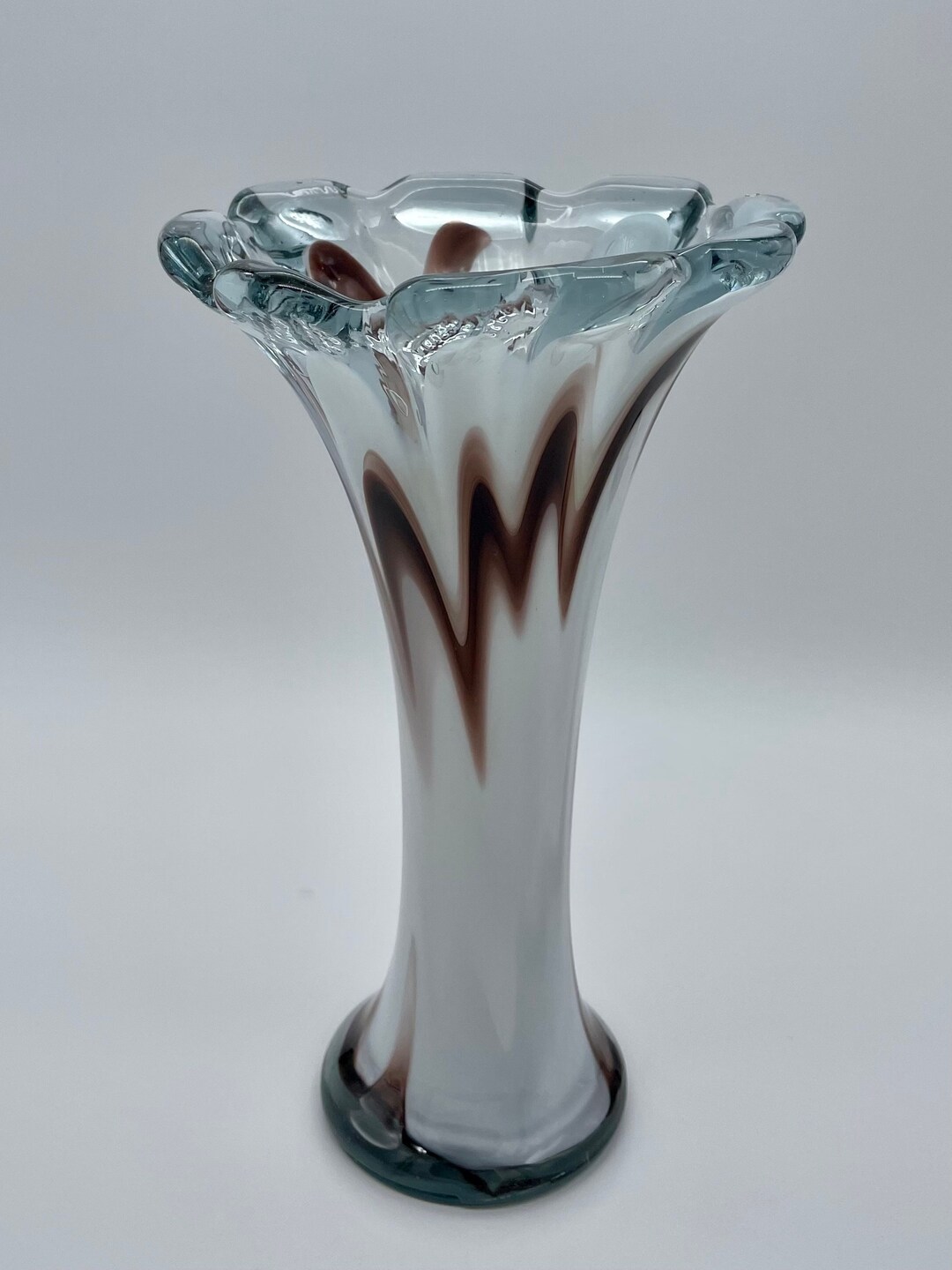 Vintage Studio Art Glass Zig Zag Swirl Vase Flared, Scalloped, Petal ...