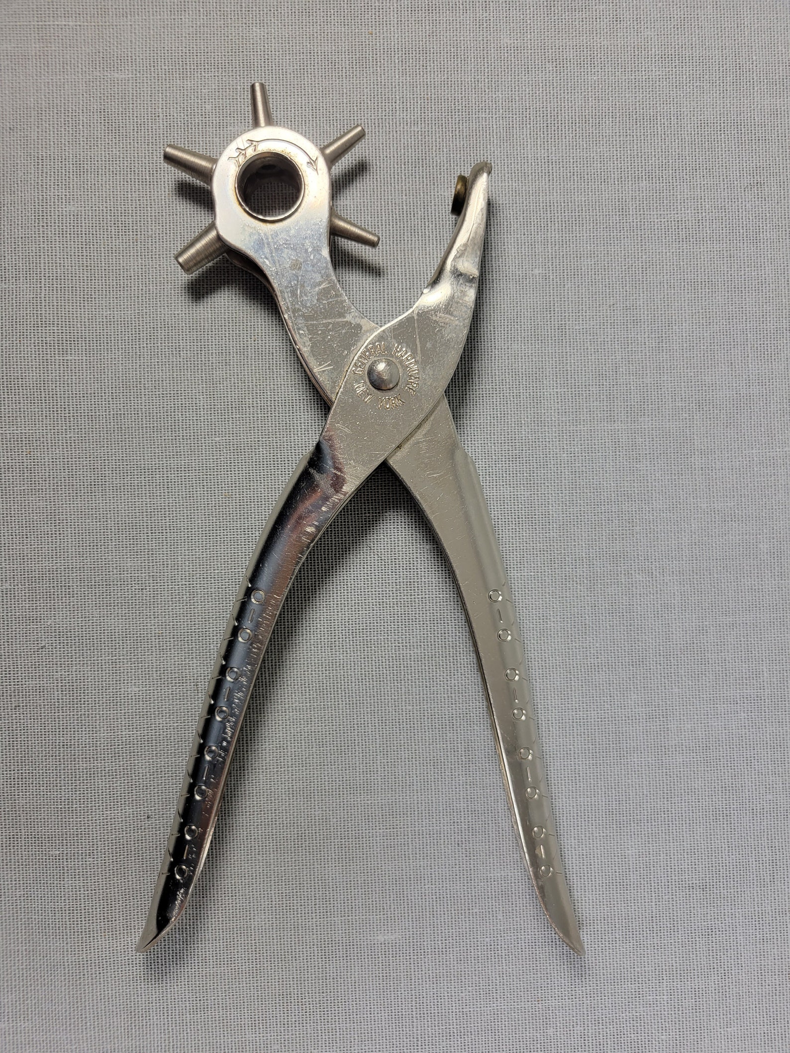 Vintage Revolving Leather Hole Punch - Five Sizes Rotating Wheel ...