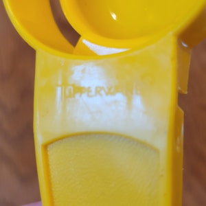 Tupperware White Dual Sided Measuring Cup 860 Yellow Egg Separator 779 ...