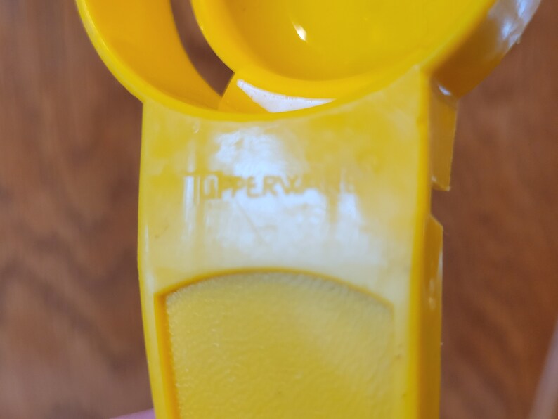 Tupperware White Dual Sided Measuring Cup 860 Yellow Egg - Etsy
