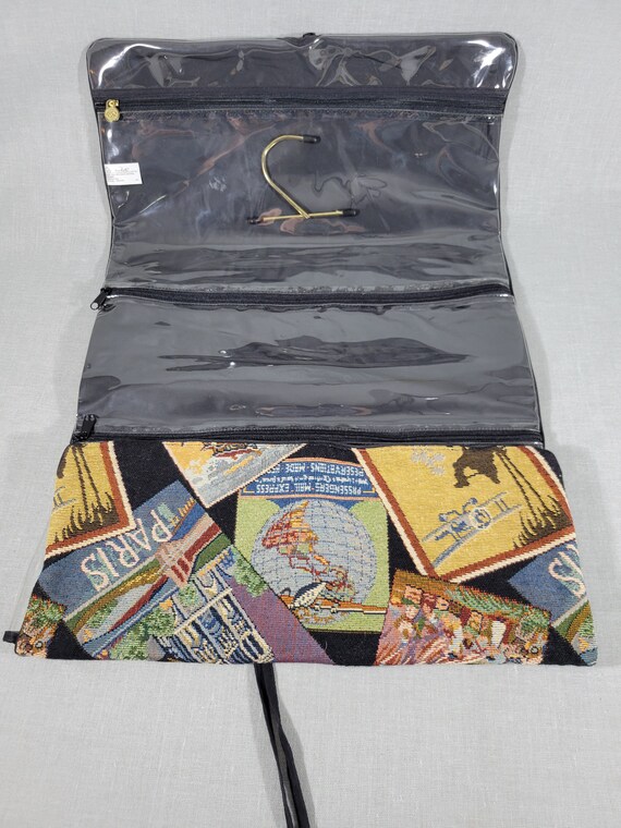 Oscar de la Renta Tri-Fold Hang Up Toiletries Jewelry… - Gem