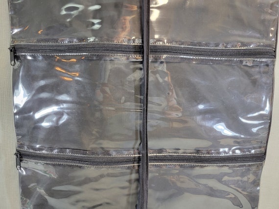 Oscar de la Renta Tri-Fold Hang Up Toiletries Jewelry… - Gem