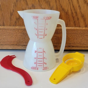 Tupperware White Dual Sided Measuring Cup 860 Yellow Egg Separator 779 ...