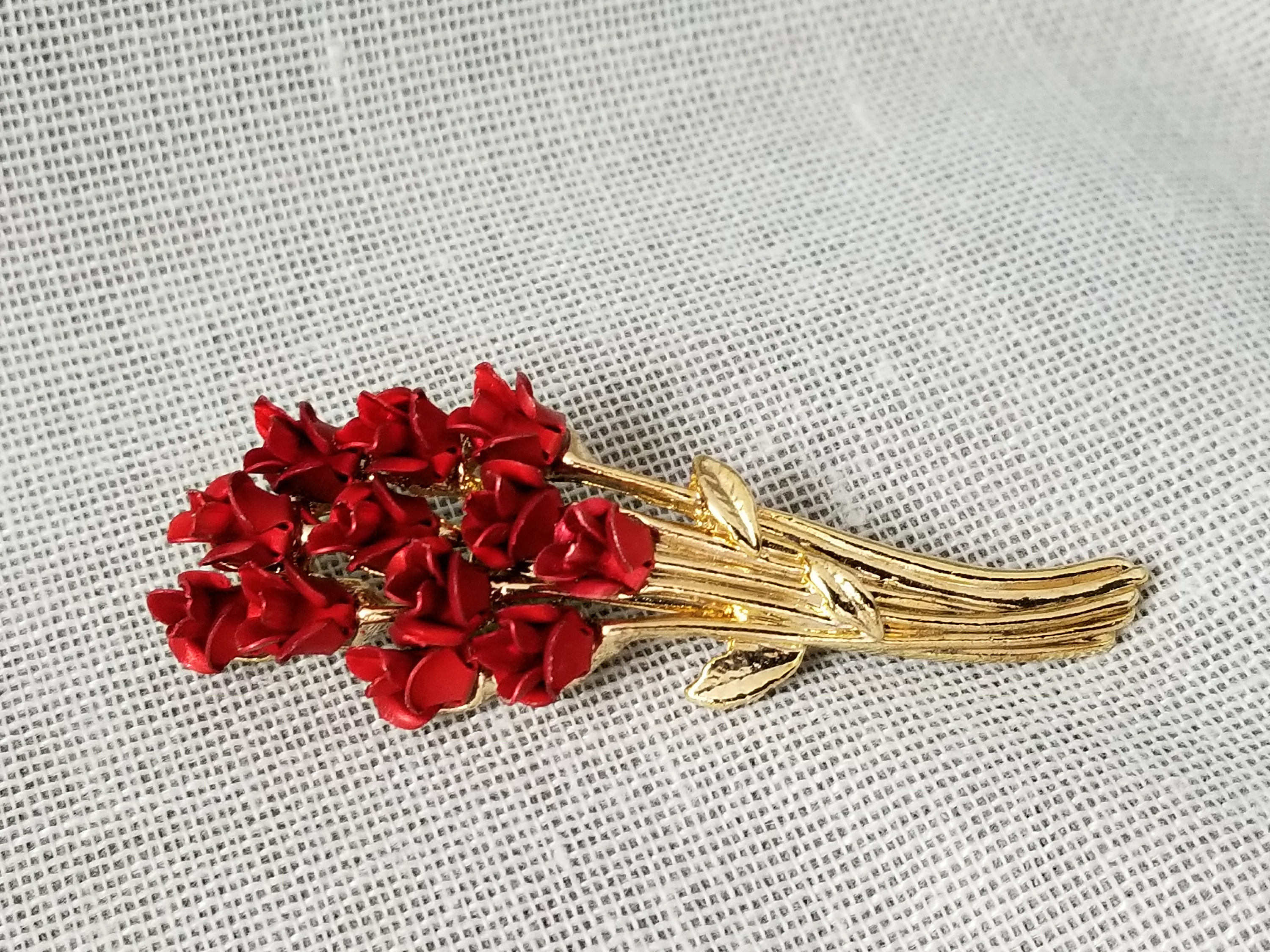 Vintage Bouquet of Roses Brooch by Danbury Mint & Avon. DM 97 | Etsy