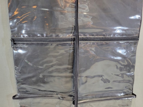 Oscar de la Renta Tri-Fold Hang Up Toiletries Jewelry… - Gem