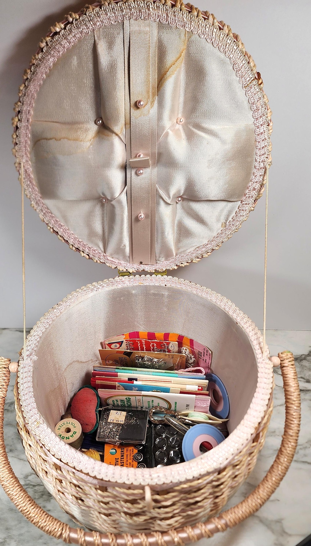 Vintage Sewing Basket Filled With Sewing Supplies! Threads, Bias Tapes ...