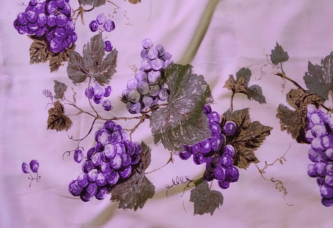 1950s Vintage Grapes Motif Tablecloth 50