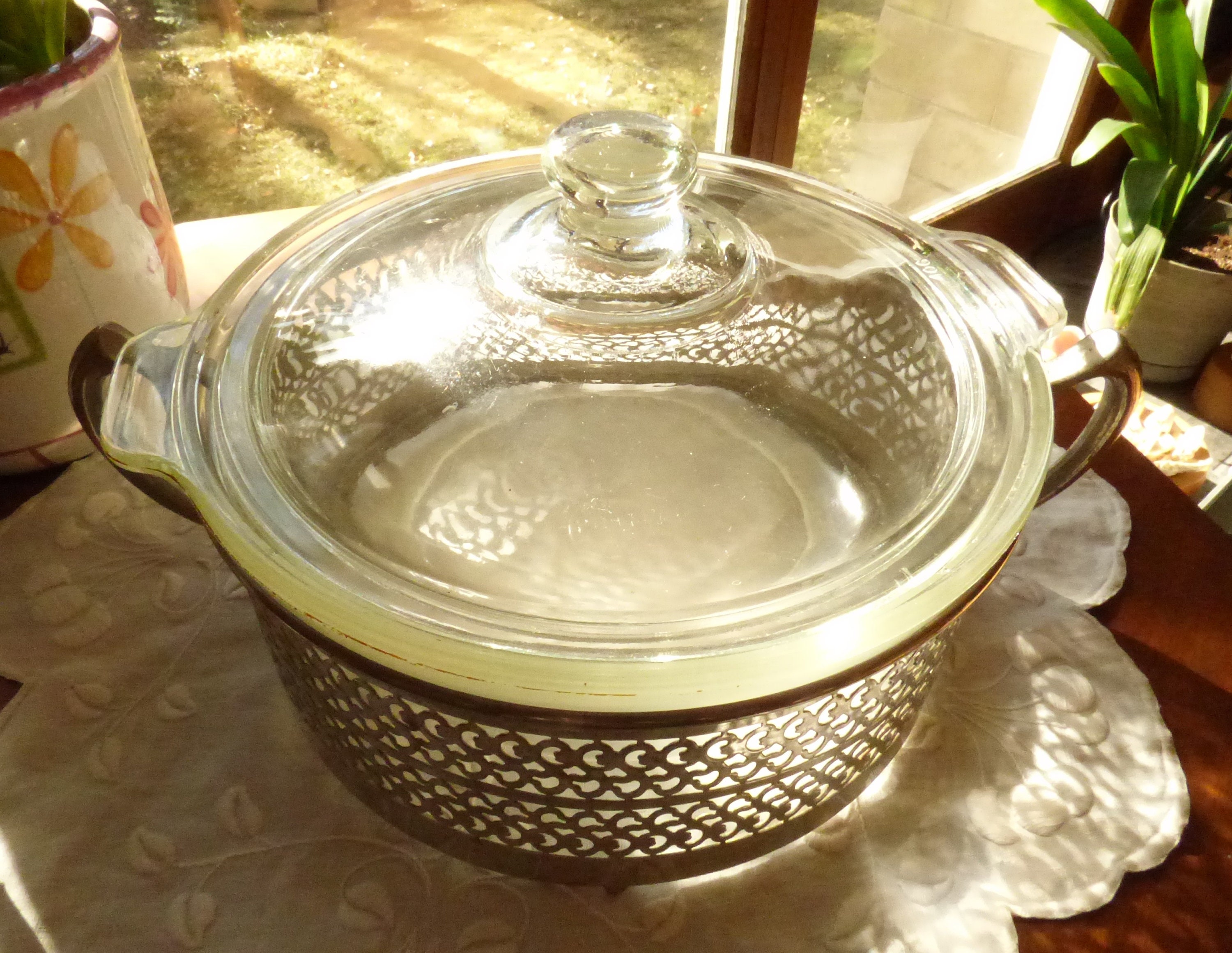 Pyrex Glass Round Casserole Baking Dish, Lid Top, Silver Tone Holder ...