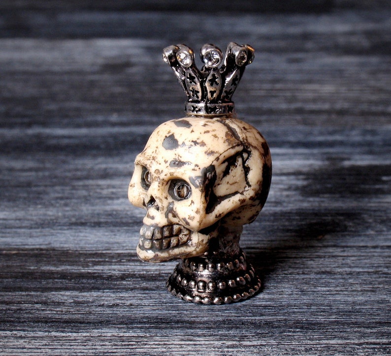 Miniature Skull Princess for your Dollhouse | Etsy