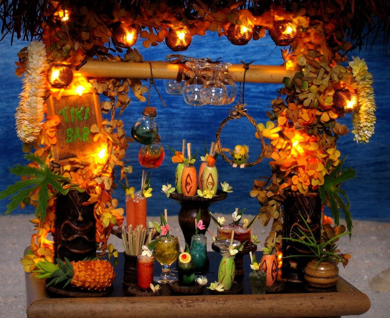 Illuminated Miniature Hawaiian Tiki Bar wild Totem | Etsy