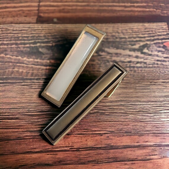 Vintage short tie bar Mid century modern Designer sig… - Gem