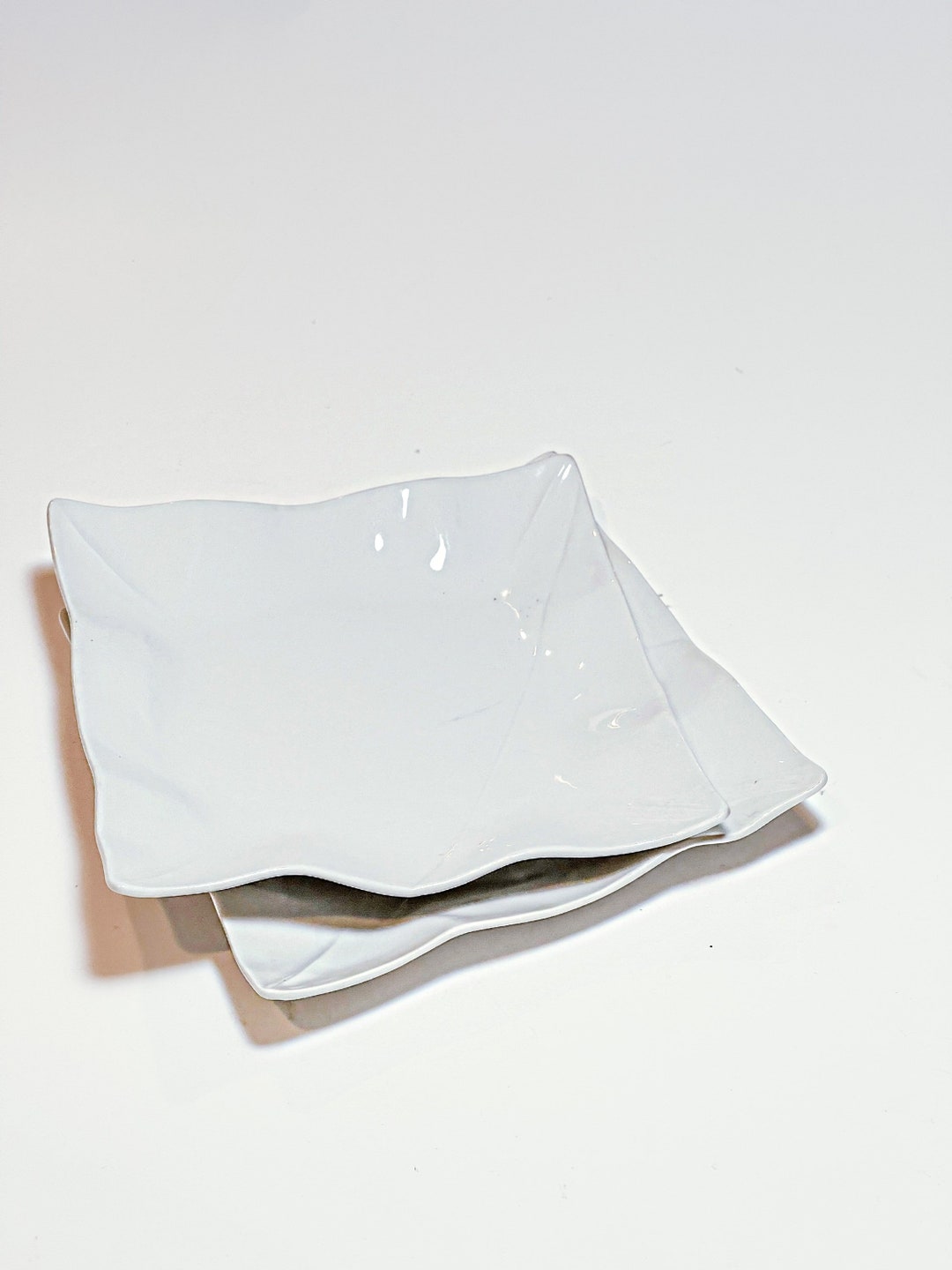 Set of Two Wavy Plates by Knobler Japan - Etsy