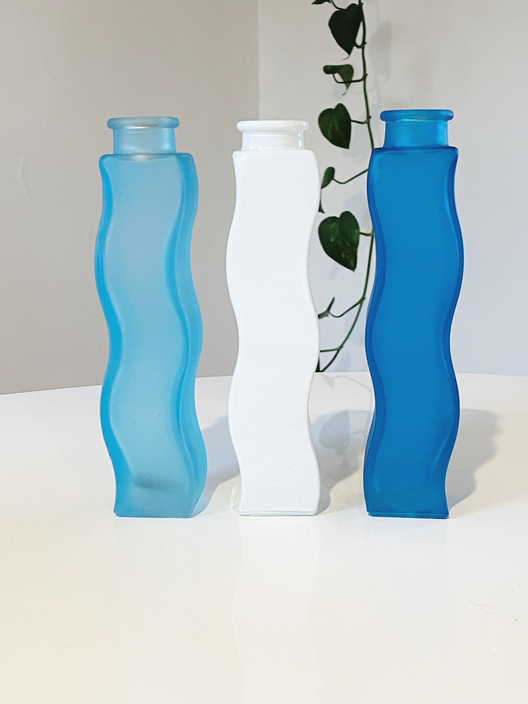Single IKEA Wavy Vase/squiggle Vase Dark Blue Light Blue or White - Etsy