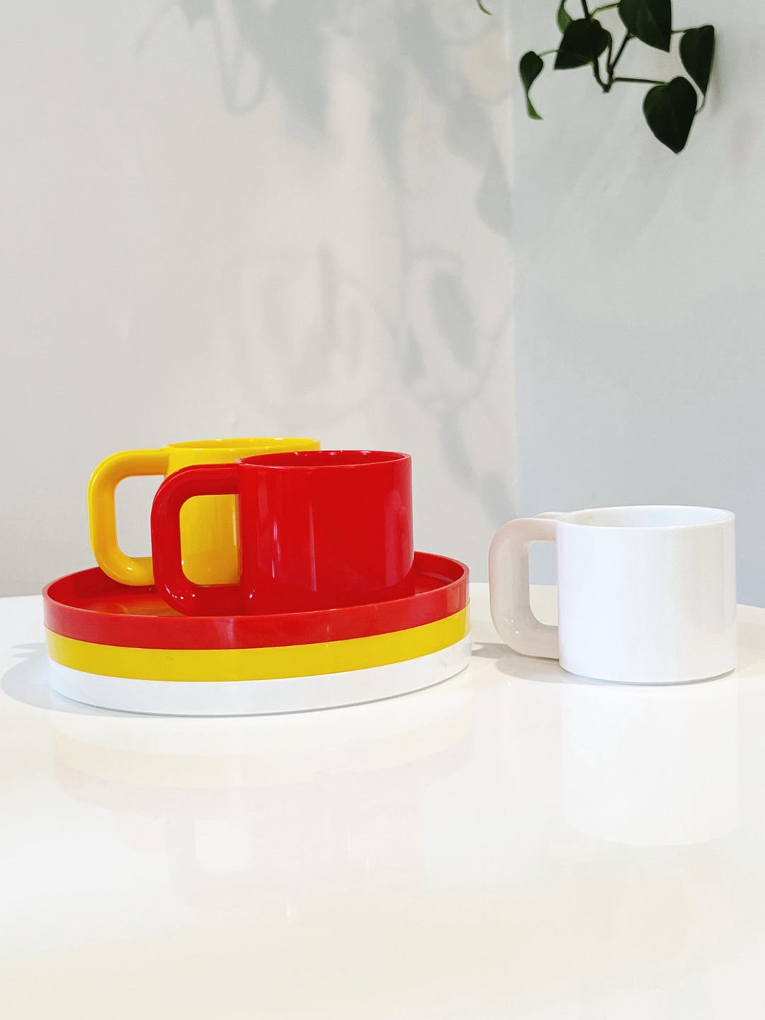 Vintage 1970’s Ingrid Chicago Snack Trays and Cups - Etsy