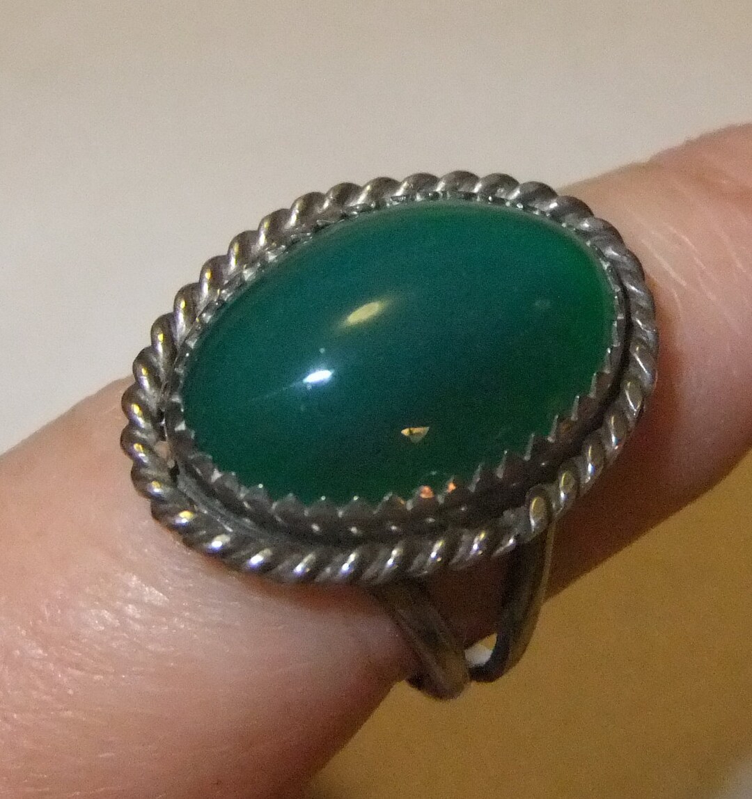 Large Green Stone and Sterling Silver Ring, Rope Design Bezel, Size 8 ...