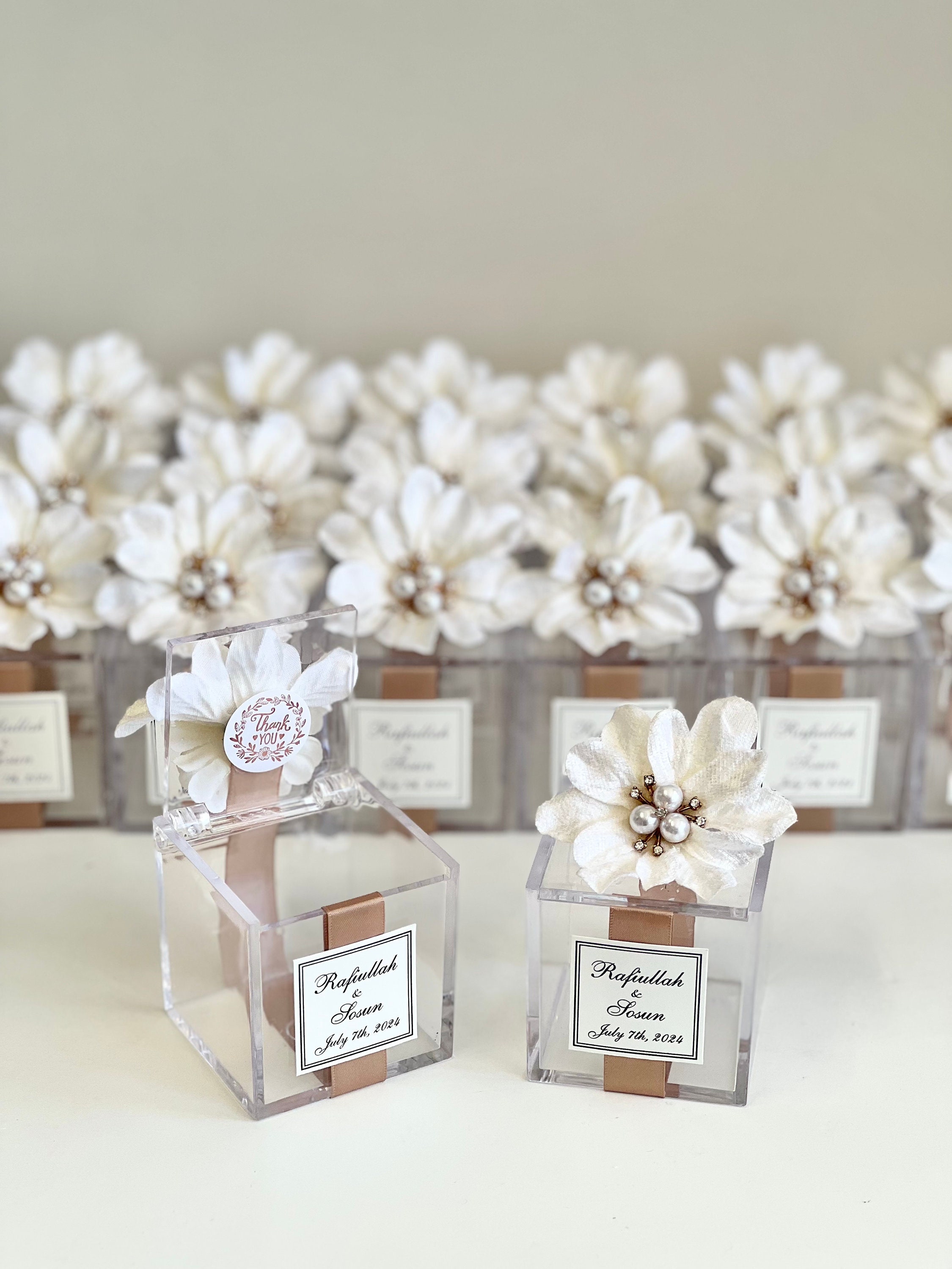 Ivory Wedding Favors Boxes, Elegance Wedding Favors for Guests, Luxury ...