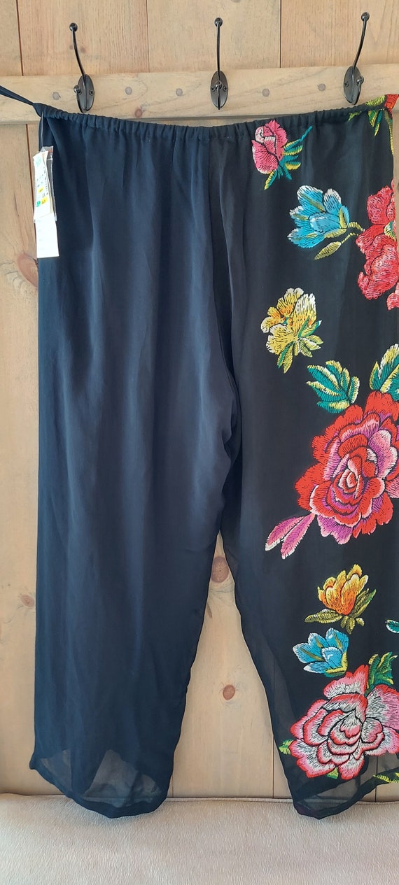 Vintage Renee Derby Black Floral Embroidered Beaded D… - Gem