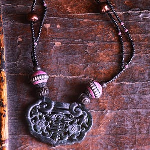 Serpentine Vintage Chinese Lock Amulet Pendant Artisan Ceramic Beads ...