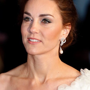 Freshwater Pearl Drop Earrings: Zircon Chandeliers, Kate Middleton ...