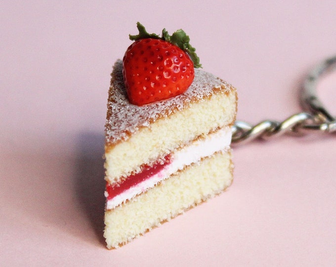 Victoria Sponge Cake Keychain: Handmade Polymer Clay Food Charm - Etsy