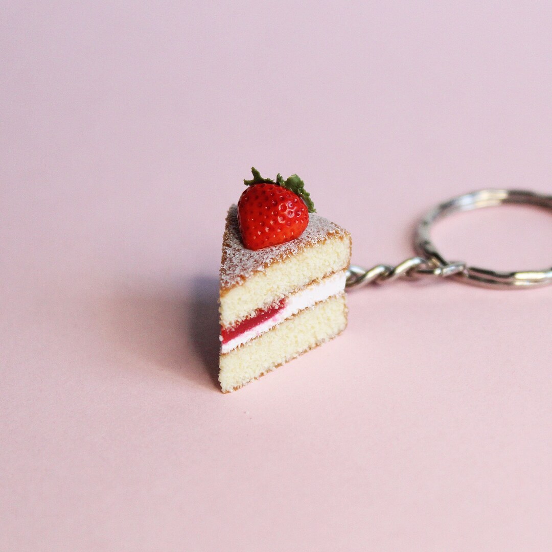 Victoria Sponge Cake Bag Charm / Keychain / Keyring Maive Ferrando - Etsy