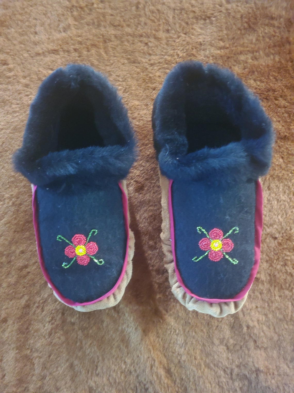 Real Sheep Sherpa Lining Ojibwe Native American Style Moccasins Buffalo ...