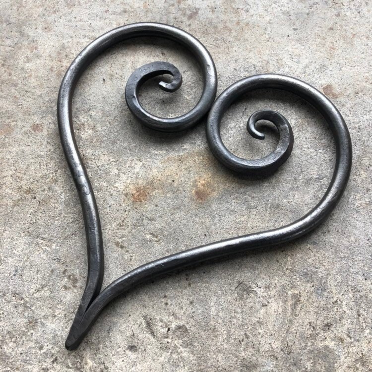 Retro Wrought Iron Heart-shaped Hook Bedroom Decorative Home Wall ...