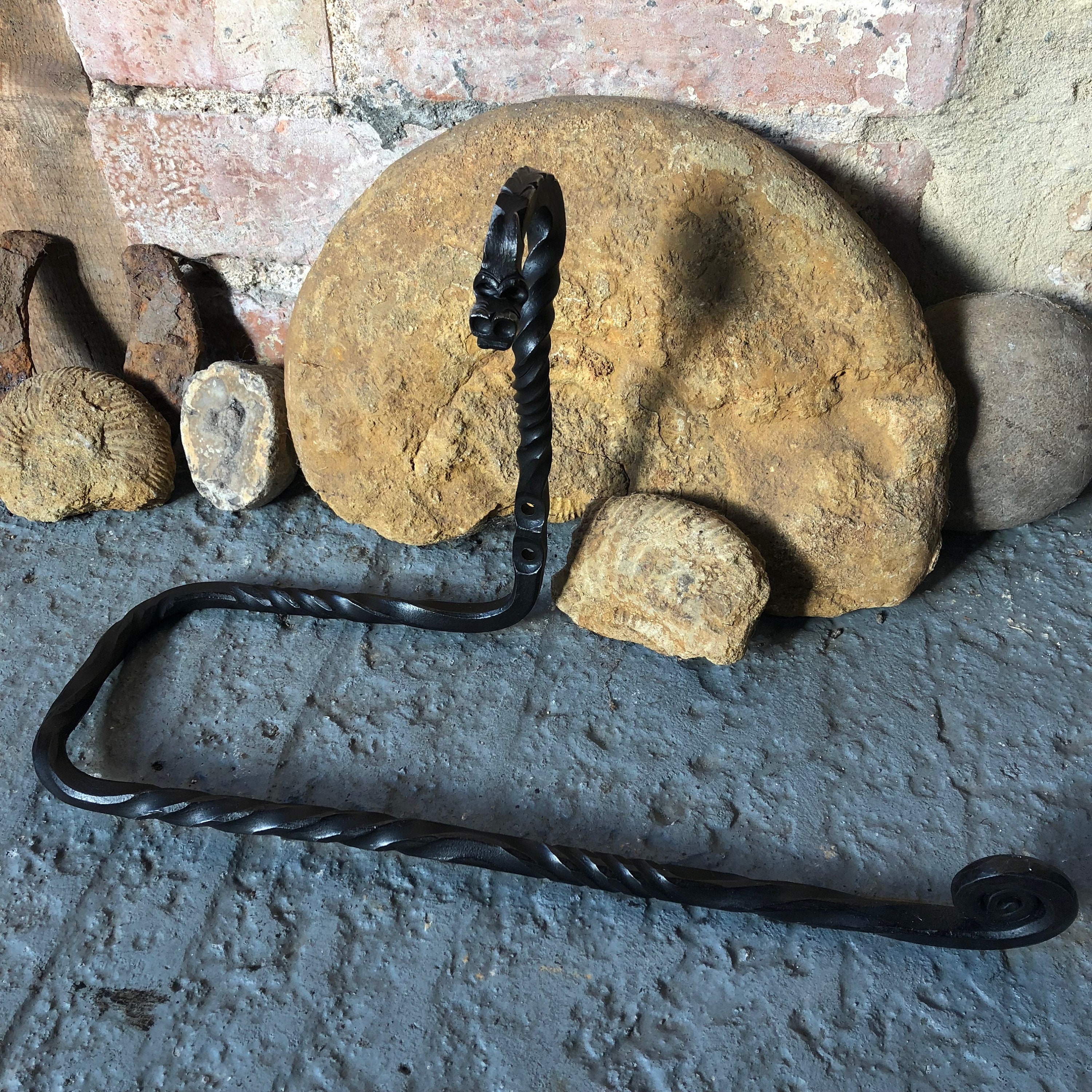 Dragon Head Hook, Dragon's Head Towels Rail, Paper Towel Holder ...