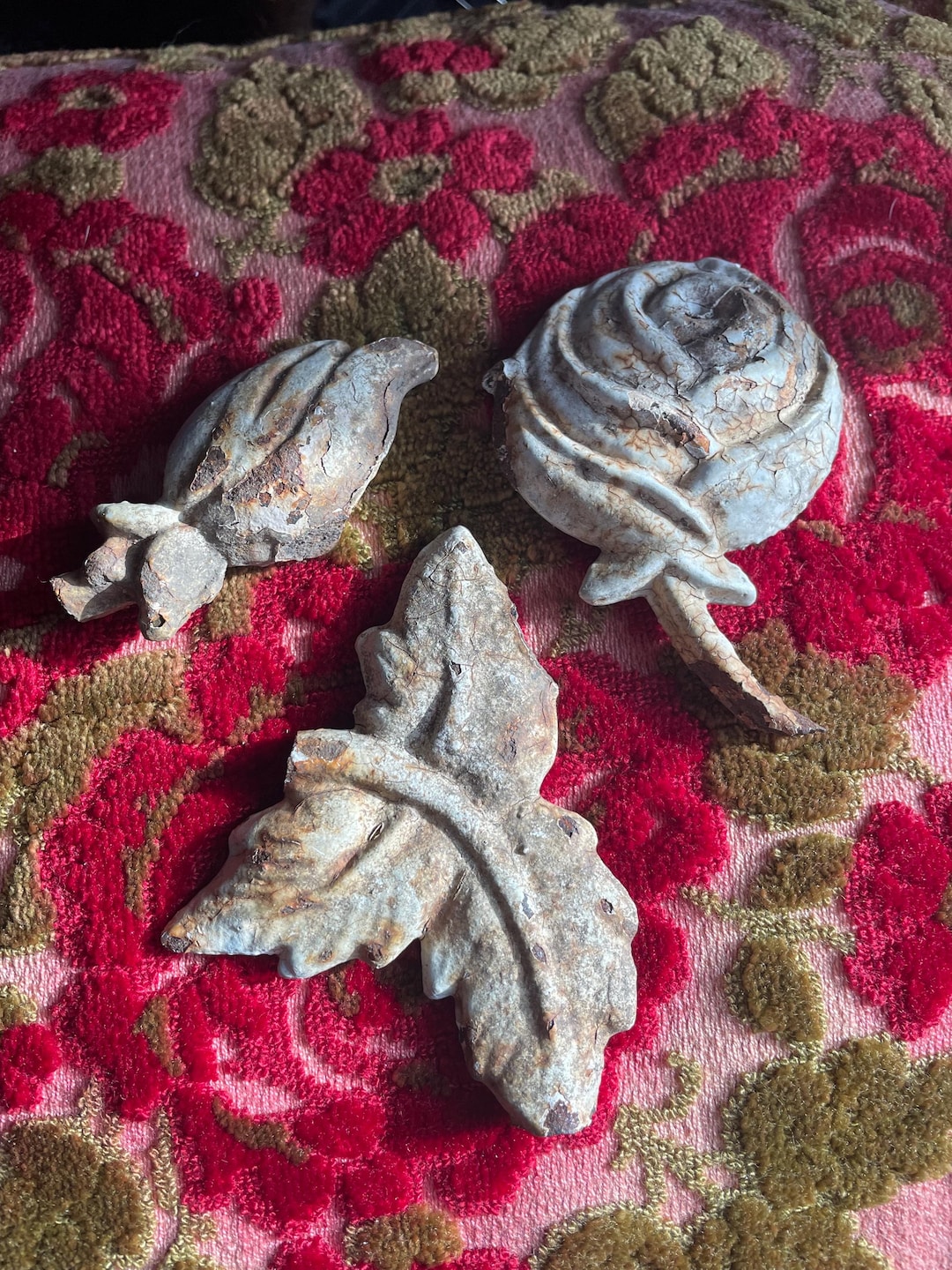 Vintage Rusty Chippy Paint Rose and Leaf Cast Iron Garden Decor Parts ...